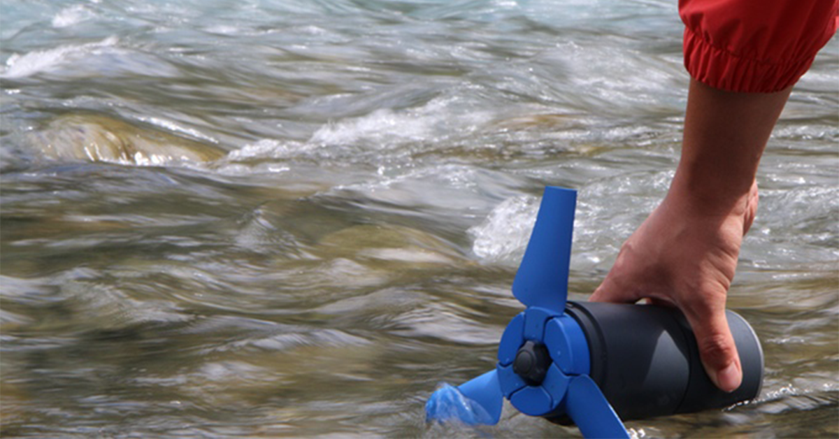 Propellor Powered Phone Charger | drunkMall