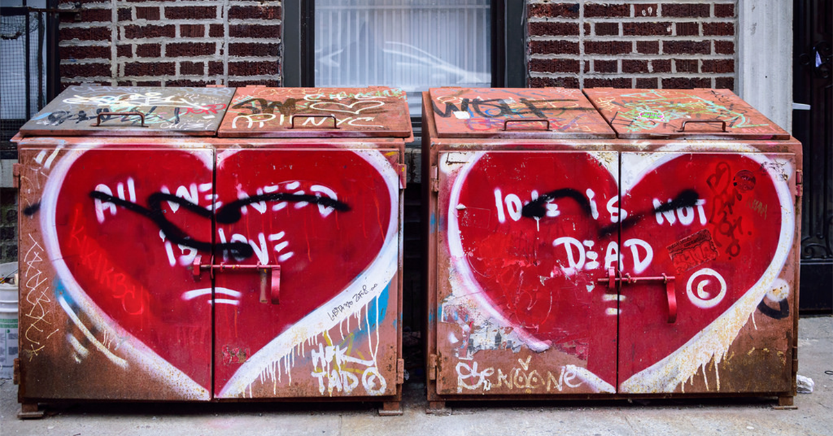 EXCLUSIVE: Love Stinks! | drunkMall
